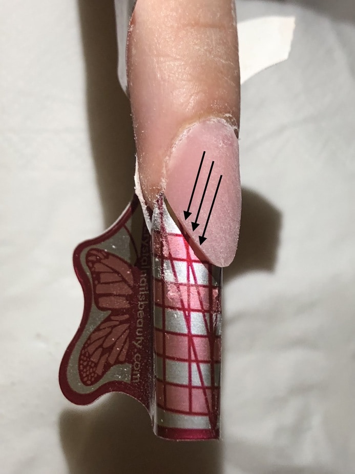 How to perfect a smile line on nails – Scratch