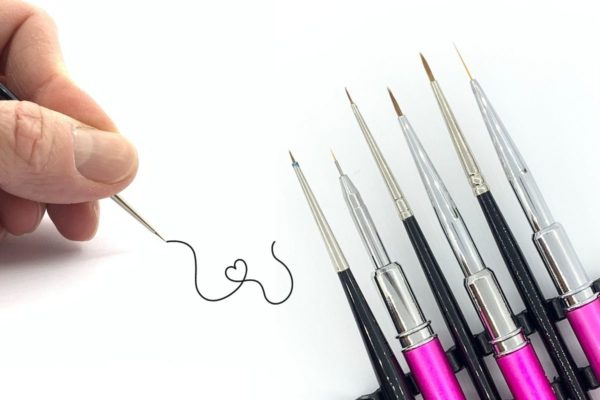 How to perfect fine line work in your nail designs – Scratch