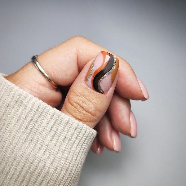 Autumn swirl nails - Scratch Magazine