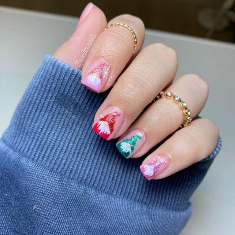 30 adorable Christmas gonk nail ideas you'll want to try - Scratch