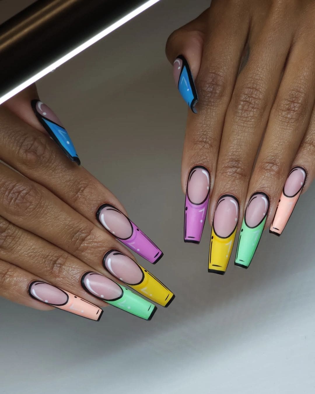 Wham! Bam! Glam! Here’s 30 pop art nail design ideas – Scratch