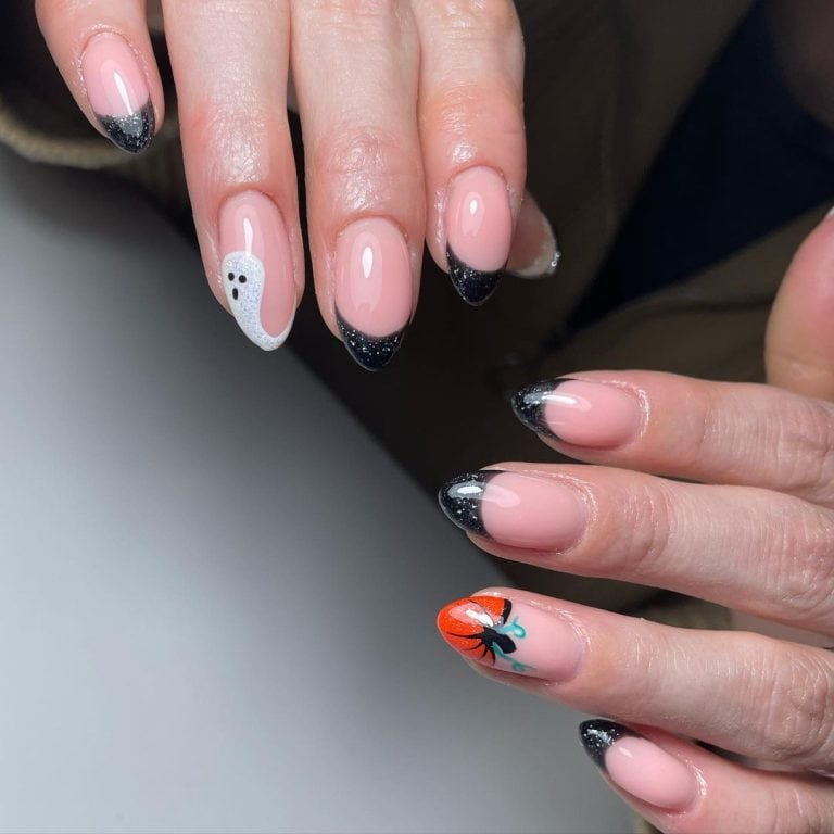 40 fang-tastic French tip nail ideas for Halloween - Scratch
