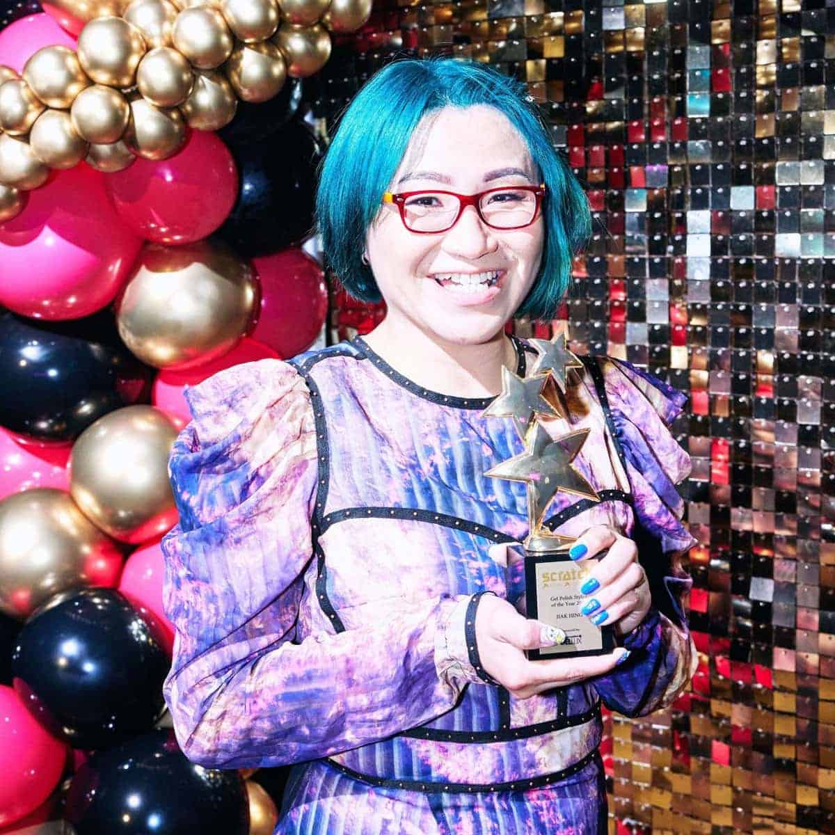 6 hand poses for picture-perfect nail photos – Scratch