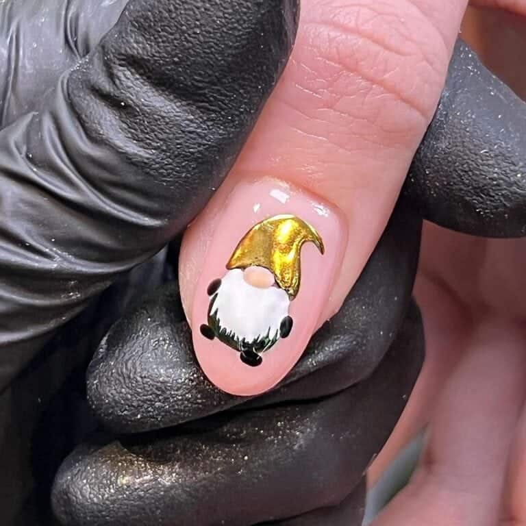 30 adorable Christmas gonk nail ideas you'll want to try - Scratch