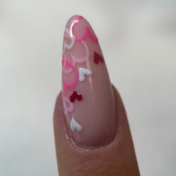 Nail tutorial: Layered heart nails using Glitterbels – Scratch