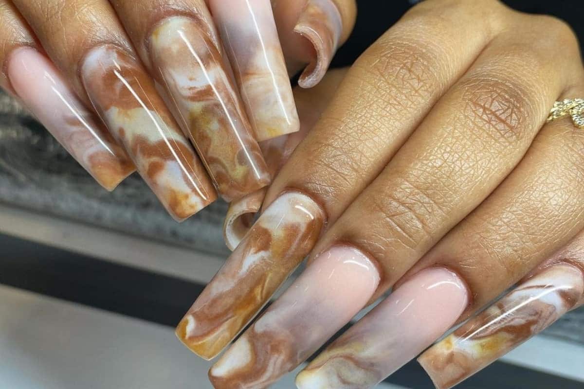 16 latte manicure ideas to help you achieve the autumn nail trend – Scratch