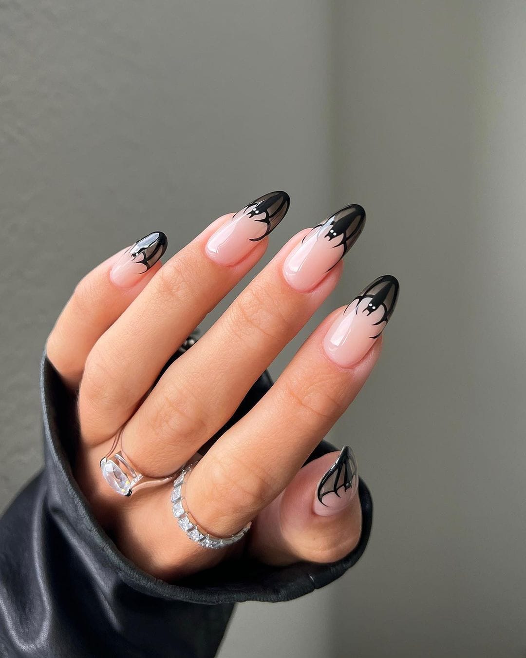 40 fang-tastic French tip nail ideas for Halloween - Scratch