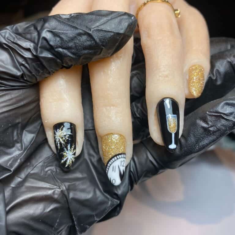 Nail Art Inspo - Scratch