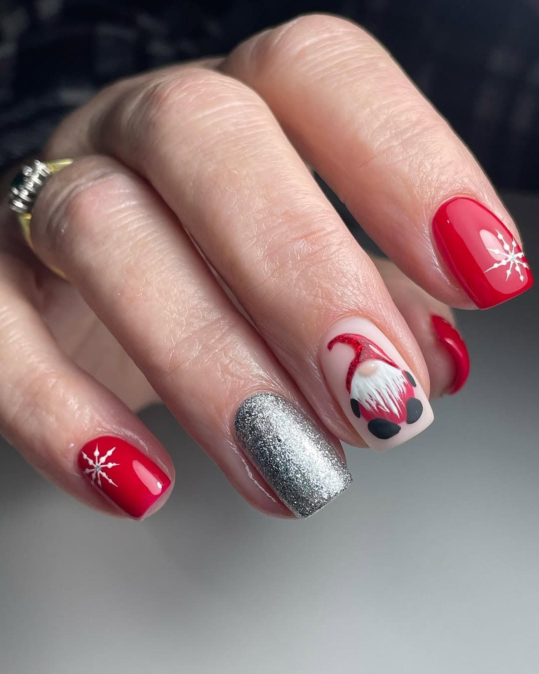 30 adorable Christmas gonk nail ideas you'll want to try - Scratch