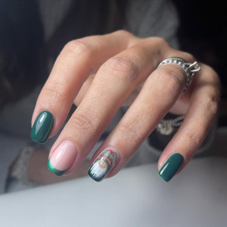 30 adorable Christmas gonk nail ideas you’ll want to try – Scratch