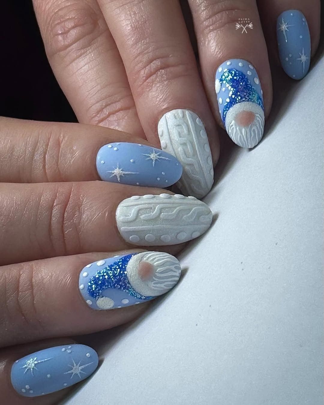 30 adorable Christmas gonk nail ideas you'll want to try - Scratch