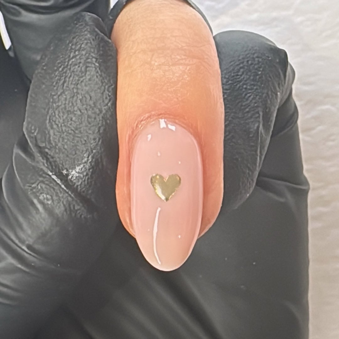 Wedding nail tutorial: 5 steps to create chic chrome heart nails for ...