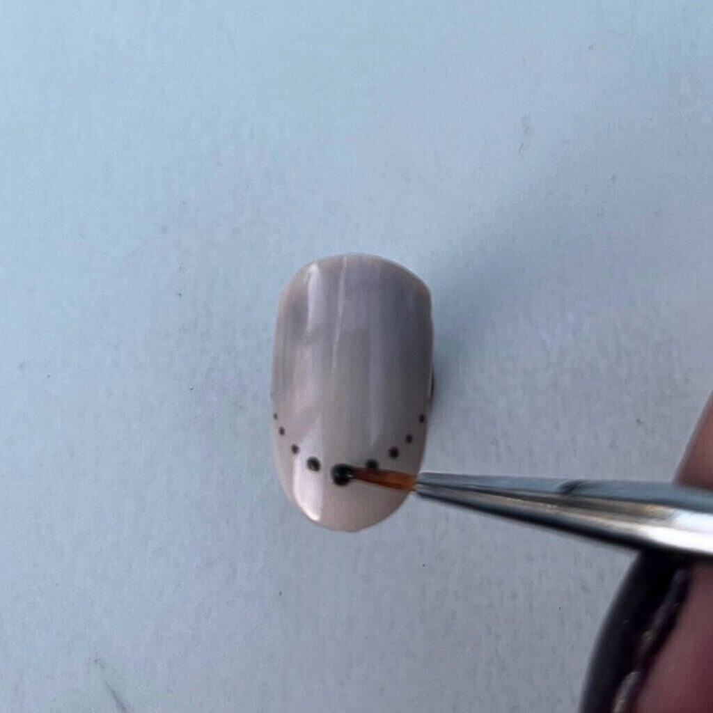 3 simple ways to paint French tips using nail polish or gel polish ...