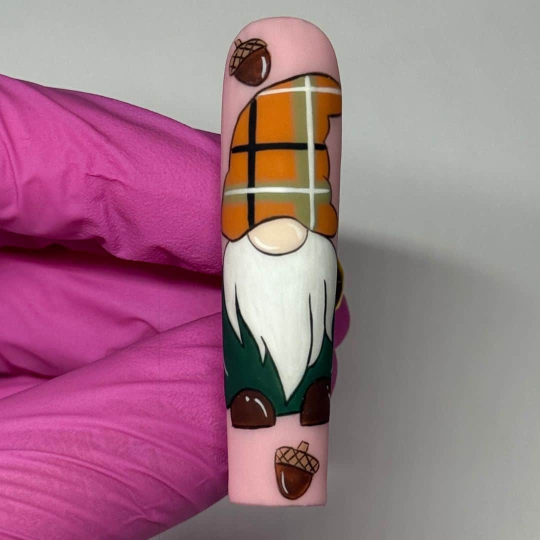 Six-step guide to gnome nail art - Scratch