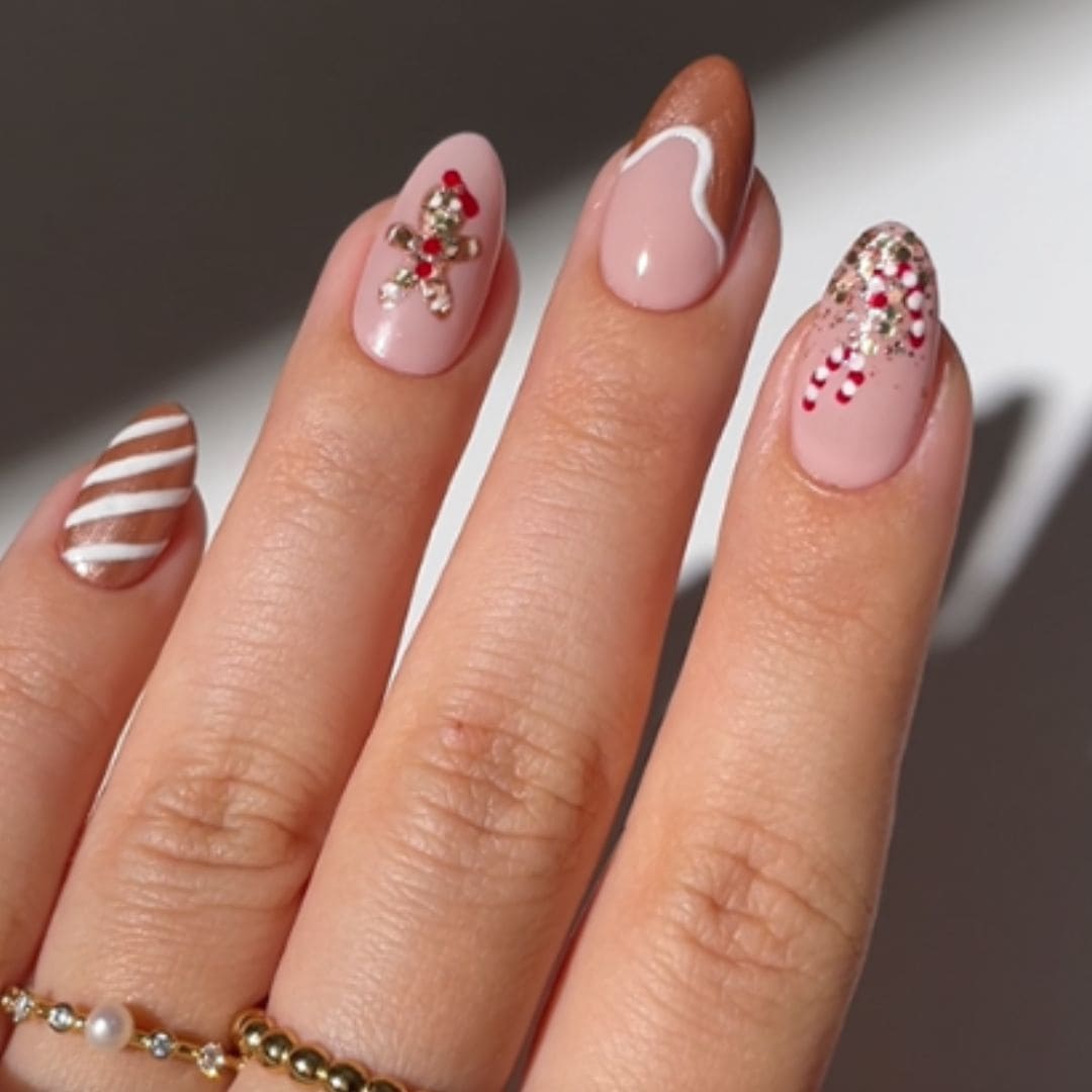 Christmas candy cane nail art guide - Scratch